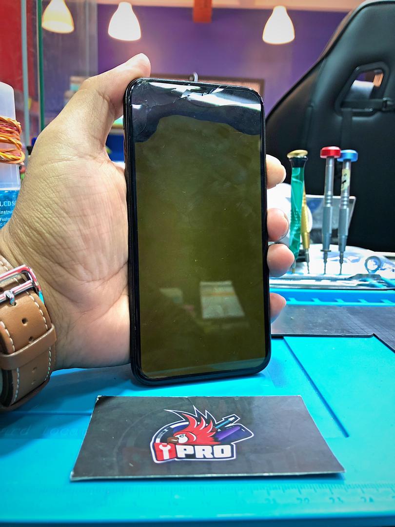 Baiki Skrin iPhone X Retak Di Ampang - iPro Ampang